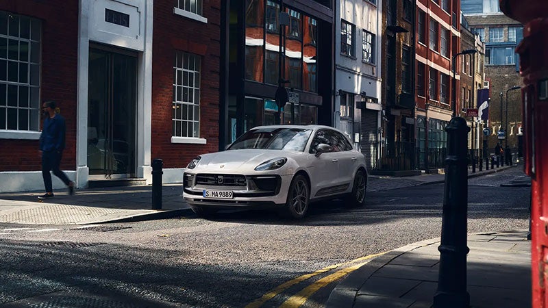 Macan vs Macan T - 2025 Model Comparison - Porsche Macan Base vs T